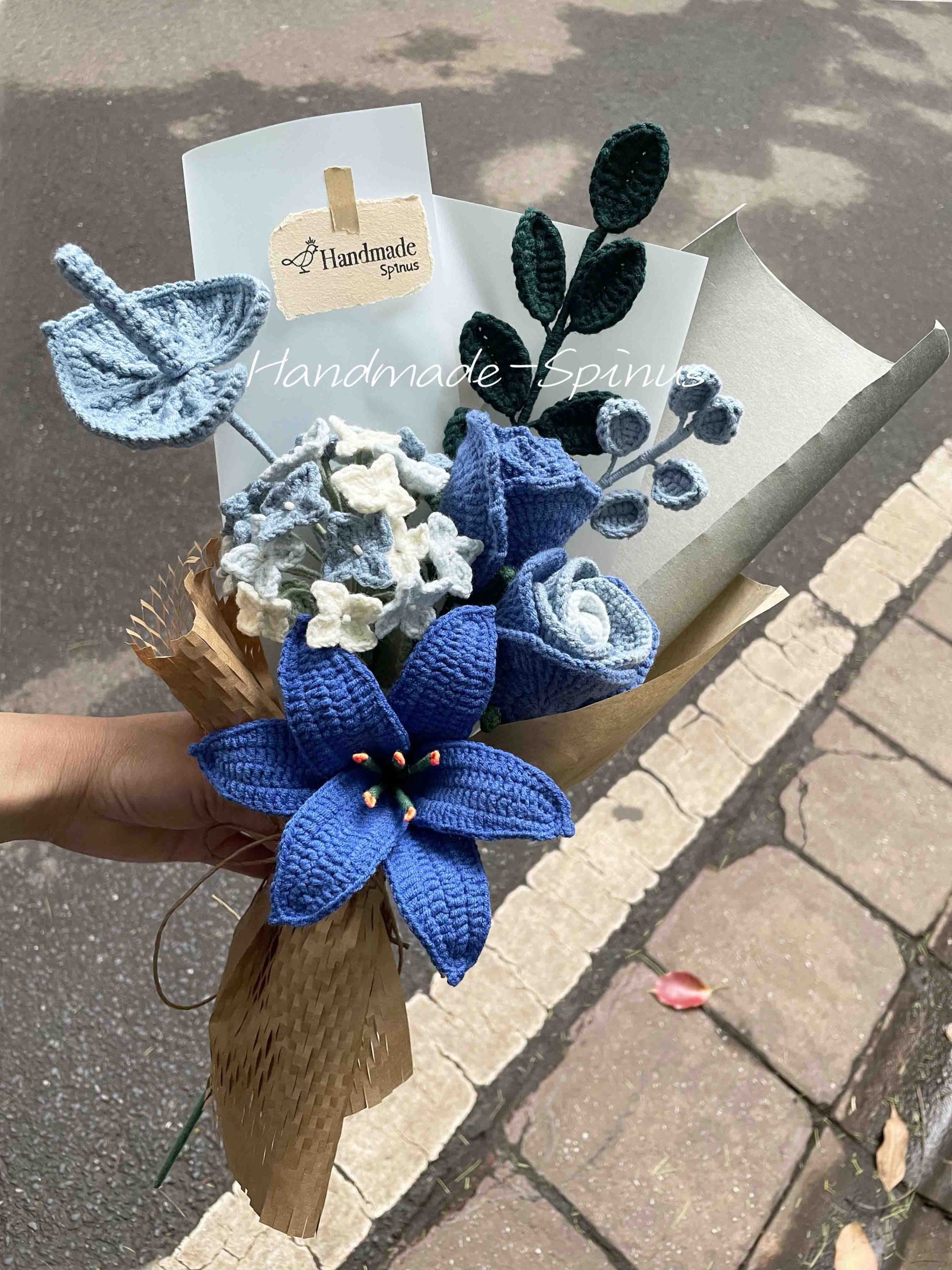 Blue Fireworks Crochet Knit Bouquet | Handmade-Spinus (Uping↑ Crochet ...